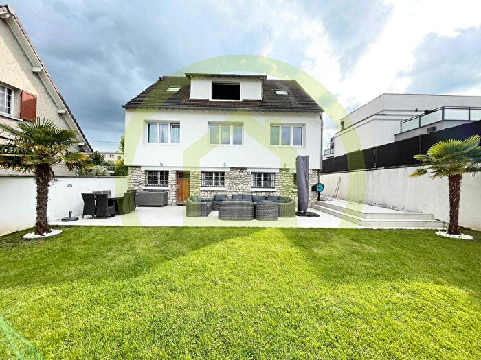 Maison à vendre - Sarcelles, Village, Chauffour - 6 pièces - 4 chambres