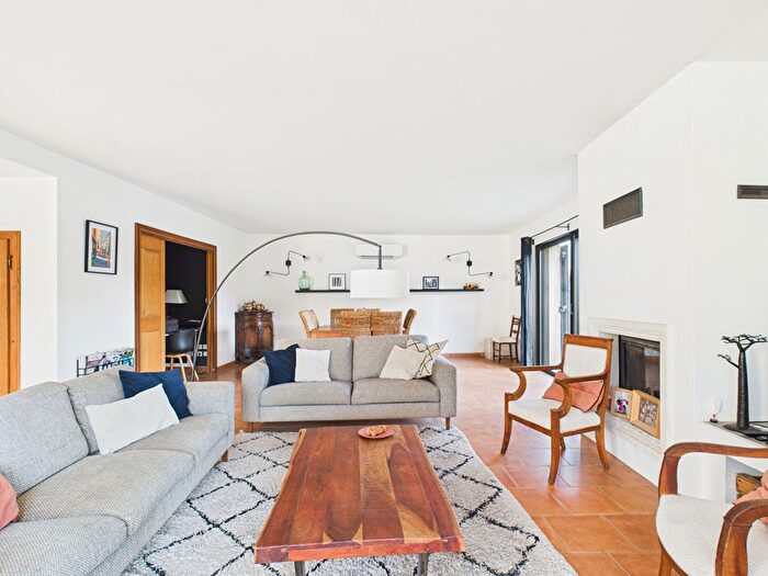 Maison à vendre - Le Pontet, Arbalestière - 6 pièces - 5 chambres