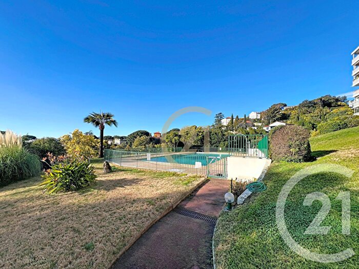 Appartement à louer - Cannes, Croix des Gardes - 1 pièce