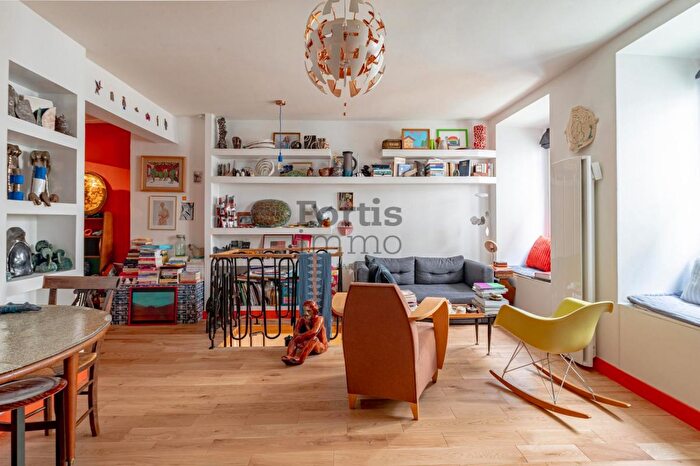 Appartement à vendre - Paris e , Montmartre, Sacré Coeur, Abbesses - 2 pièces - 1 chambre