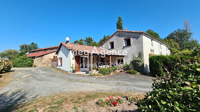Maison à vendre - Bressuire, Malabry, Bois dAnne - 17 pièces - 6 chambres