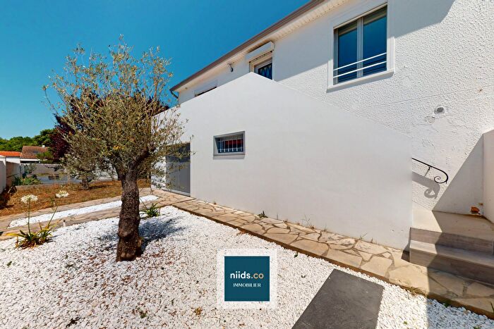 Maison à vendre - Nieul-sur-Mer - 7 pièces - 5 chambres