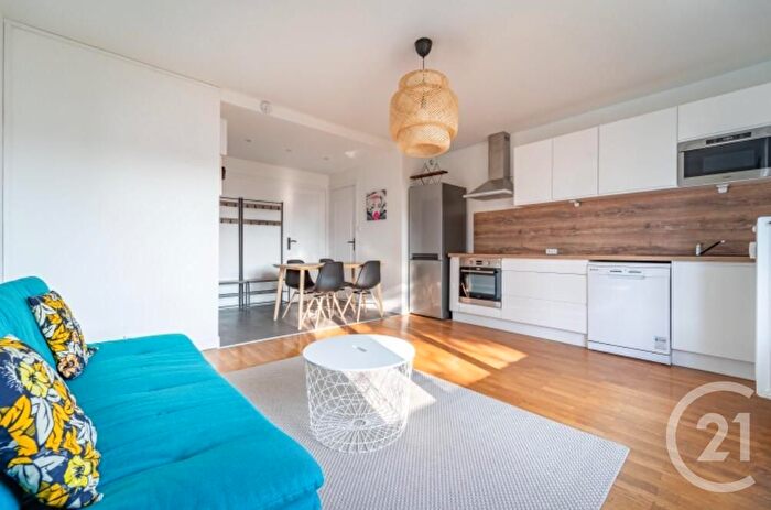 Appartement à vendre - Bron, Centre-ville - 4 pièces - 3 chambres