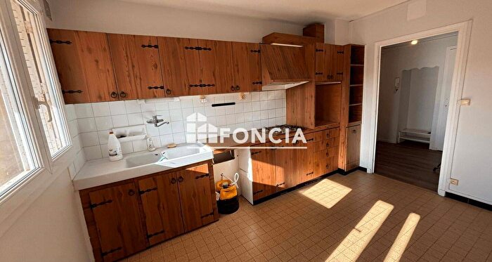 Appartement à louer - Centre Ville, Guilherand-Granges - 3 pièces - 2 chambres