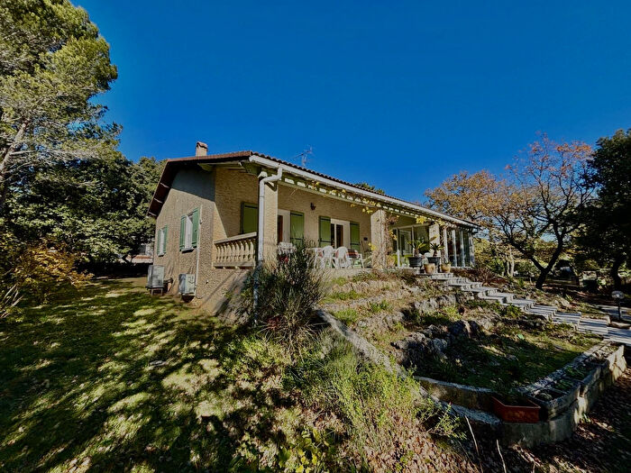 Maison à vendre - Grignan - 5 pièces - 4 chambres