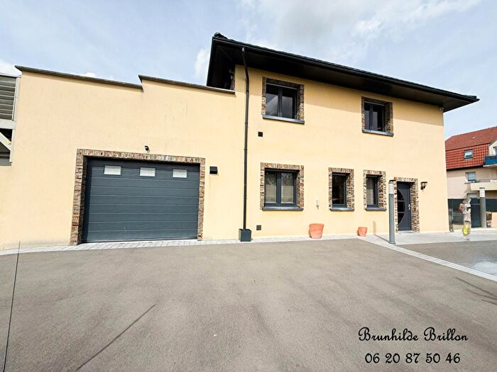 Lens, Est : Maison 6 pièces à vendre