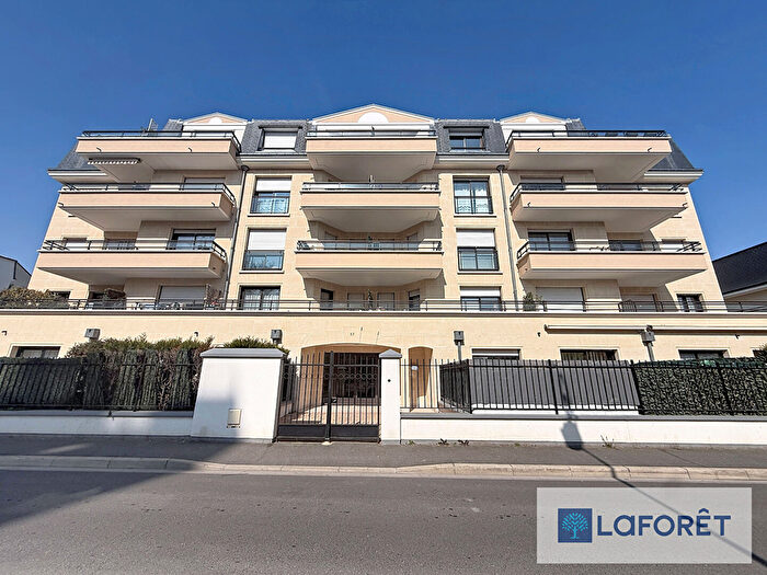 Appartement à vendre - Le Plessis-Trévise, Centre-ville, Orly Parc - 2 pièces - 1 chambre