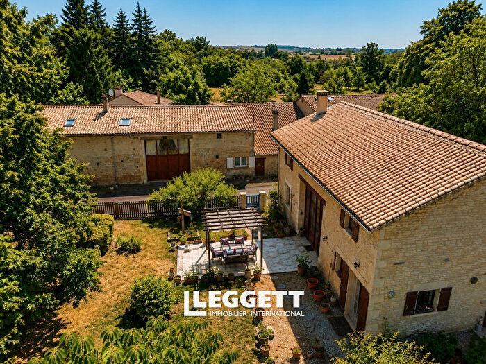 Maison 14 pièces à Villiers-le-Roux, à vendre