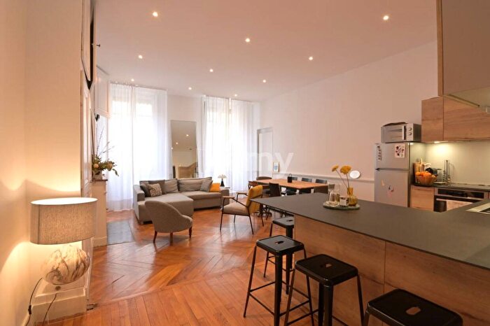 Appartement à louer - Ainay, Lyon ème arrondissement - 3 pièces - 2 chambres