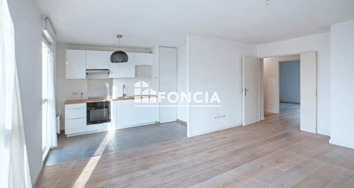 Appartement à vendre - La Courneuve, La Gare - 3 pièces - 2 chambres