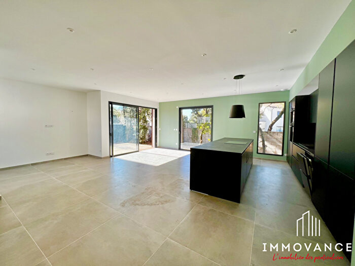 Maison à louer - Saint-Mathieu-de-Tréviers - 5 pièces - 4 chambres