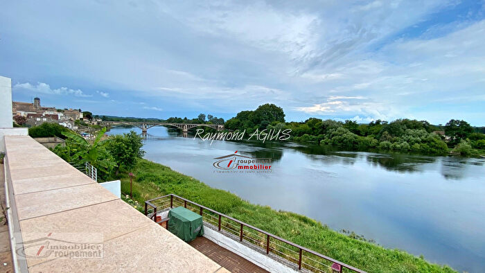 Maison à vendre - Castillon-la-Bataille - 7 pièces - 5 chambres