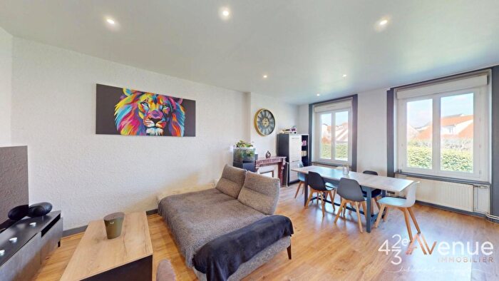 Appartement à vendre - Saint-Genest-Lerpt - 5 pièces - 3 chambres