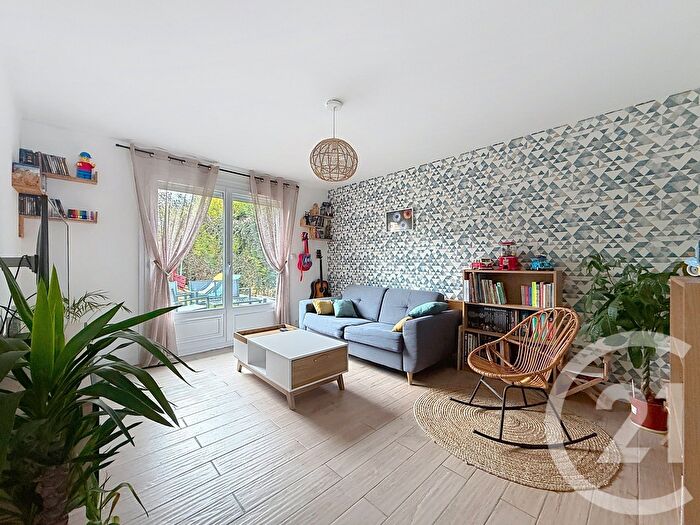 La Chapelle-Saint-Luc, Chantereigne, Montvilliers : Maison 4 pièces à vendre