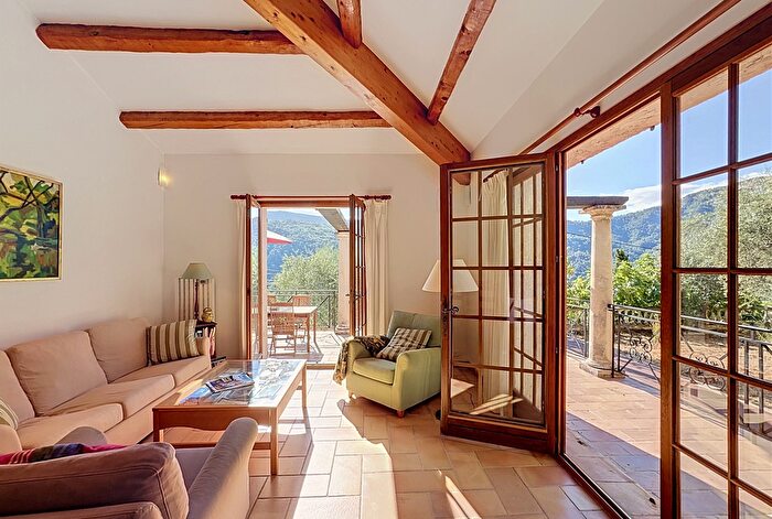 Maison 6 pièces à Levens, à vendre