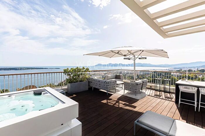 Appartement 5 pièces à vendre - Cannes, Californie Pezou
