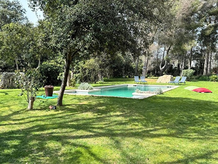 Maison à vendre - La Ciotat, Saint-Hermentaire, Les Séveriers, La Salle - 9 pièces - 6 chambres