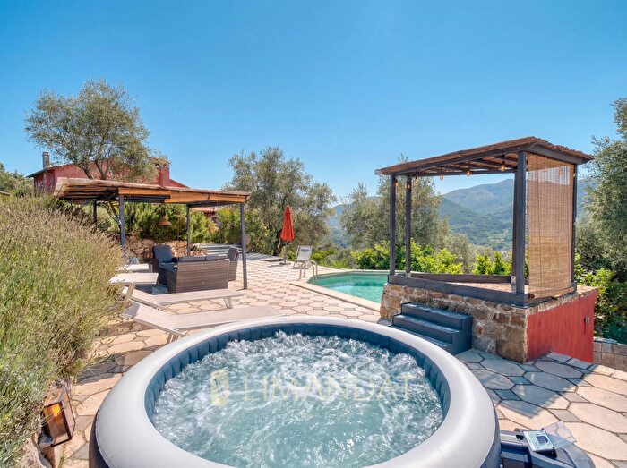 Maison à vendre - Sospel - 6 pièces - 3 chambres