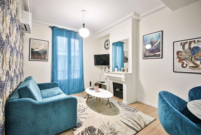 Hoche-Friedland, Paris 8ème arrondissement : Appartement 2 pièces à louer
