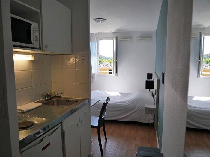 Appartement à louer - Le Tholonet - 1 pièce - 1 chambre