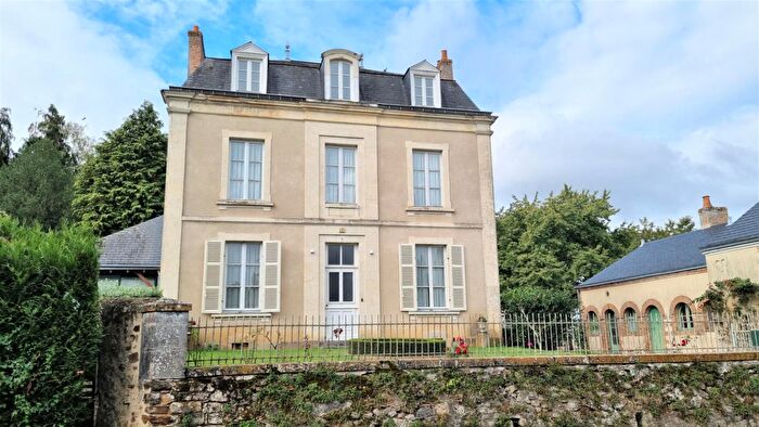 Maison à vendre - Asnières-sur-Vègre - 10 pièces - 6 chambres