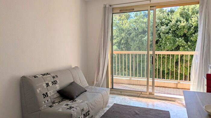 Appartement à louer - Nice, Parc Impérial, Le Piol - 1 pièce