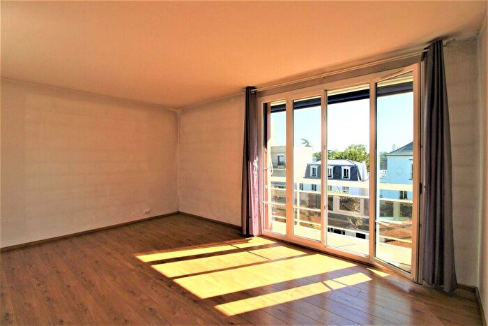 Appartement à louer - Saint-Maur-des-Fossés - 3 pièces - 2 chambres