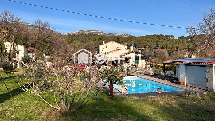 Maison à vendre - Aubagne, Arnaud Solans, Garlaban Royante, Saint-Mitre - 12 pièces - 8 chambres