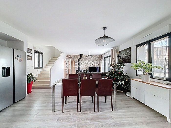 Maison à vendre - Saint-Cyr-lécole, Hôtel de ville - 4 pièces - 3 chambres