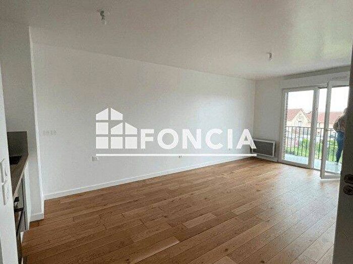 Est, Lens : Appartement 2 pièces à louer