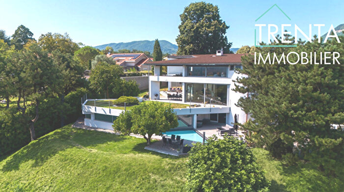 Saint-Jean-de-Moirans : Maison 10 pièces à vendre