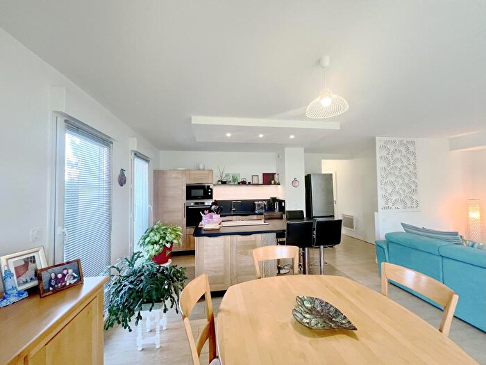 Appartement à vendre - Saint-Palais - 3 pièces - 2 chambres