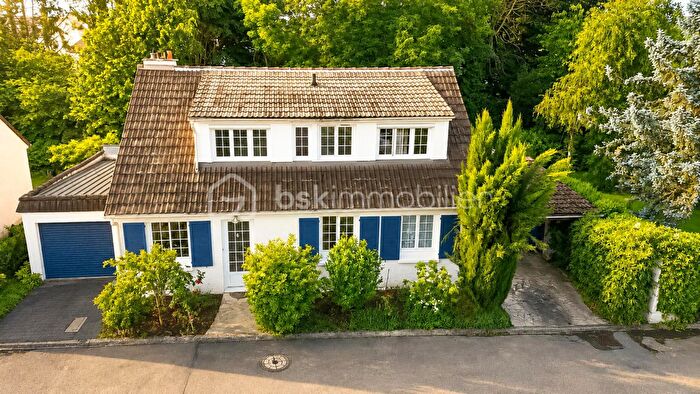 Pontault-Combault, Centre commercial : Maison 6 pièces à vendre