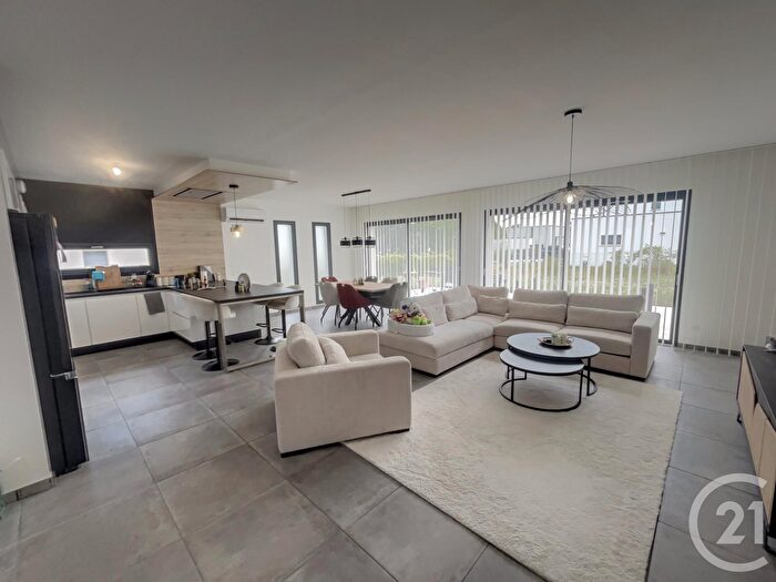 Maison à vendre - Saint-Ay - 6 pièces - 5 chambres