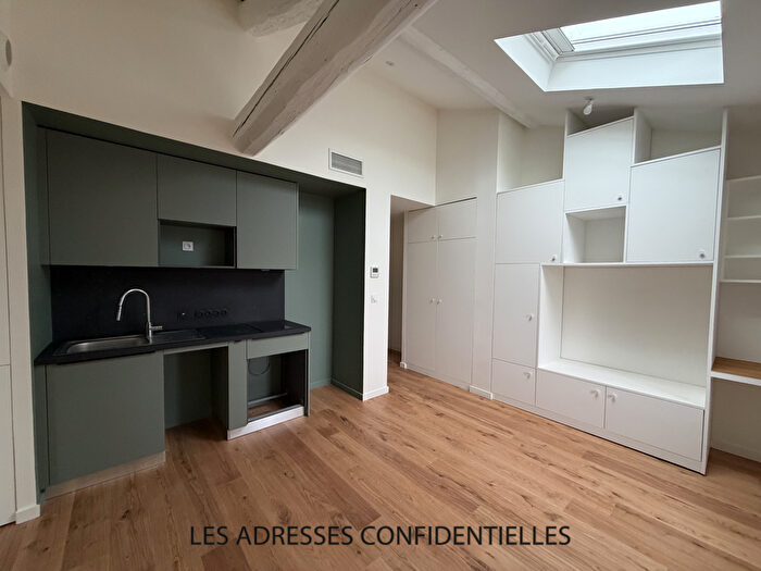 Appartement à louer - Charbonnières-les-Bains - 3 pièces - 2 chambres