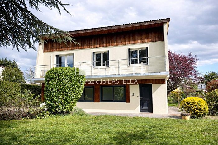 Maison à vendre - Échirolles, Centre-ville - 5 pièces - 4 chambres