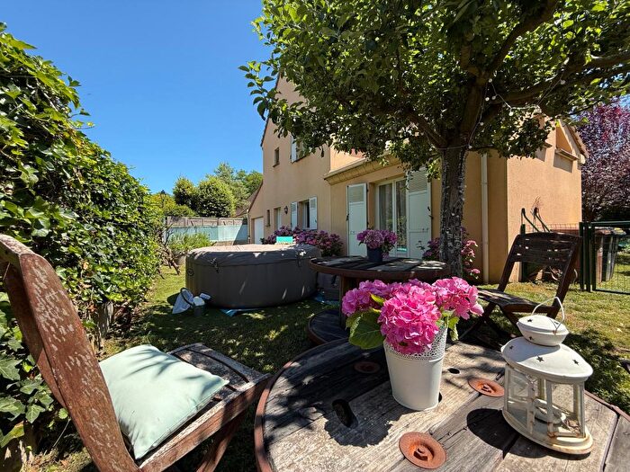 Noisy-le-Roi : Maison 8 pièces à vendre