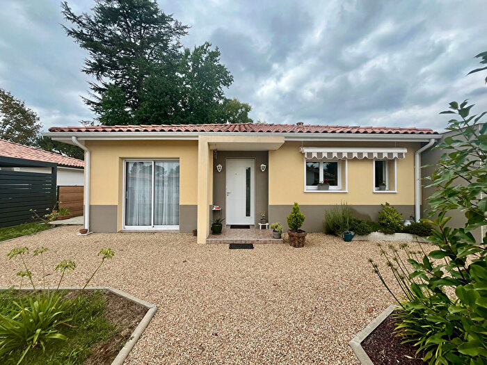 Maison à vendre - Hagetmau - 5 pièces - 3 chambres