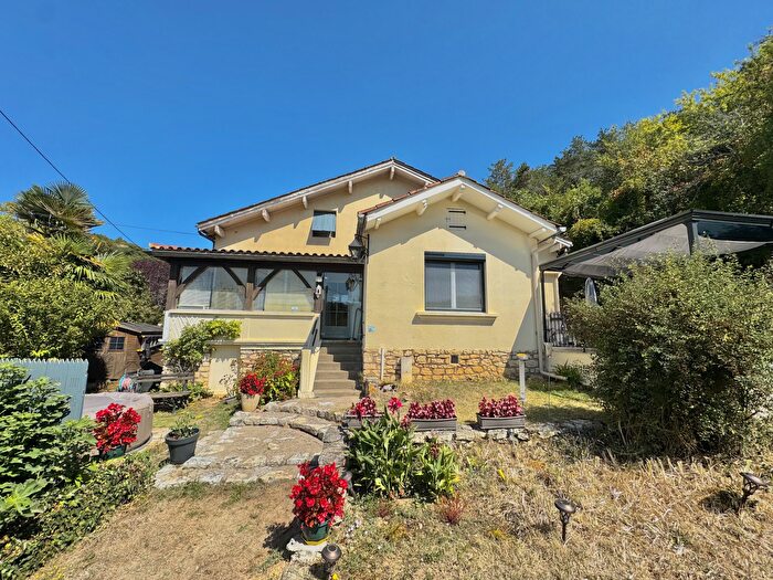 Maison à vendre - Castels - 5 pièces - 3 chambres