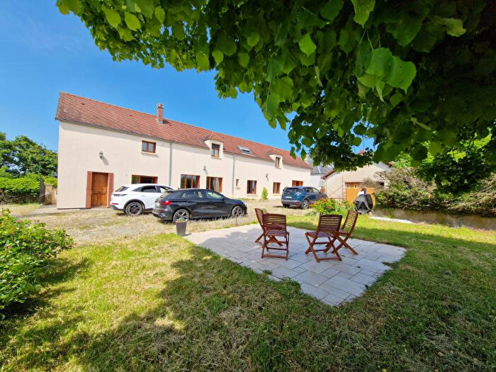 Maison 8 pièces à Courson-les-Carrières, à vendre