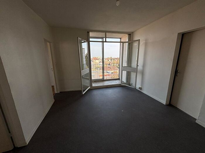 Appartement à louer - Chenôve, Chenôve - 3 pièces - 2 chambres