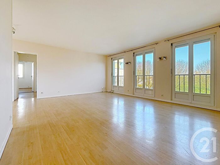 Appartement à louer - Saint-Jean-de-Braye, Centre-ville - 4 pièces - 3 chambres