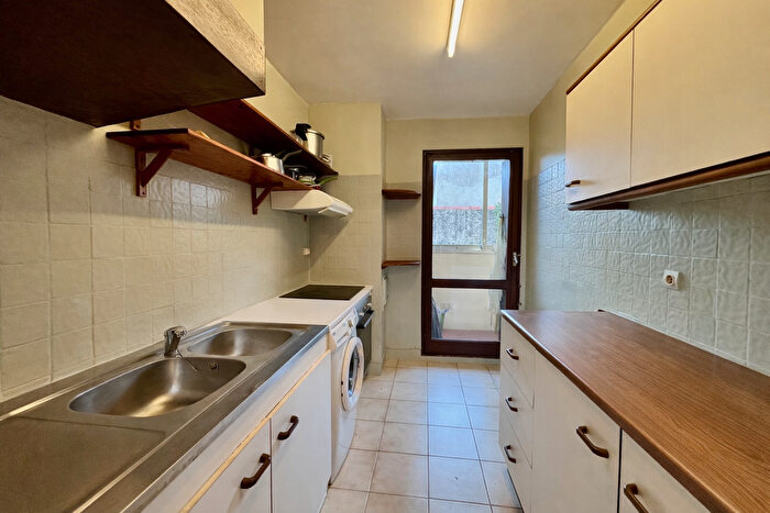 Appartement à vendre - Marseille e , Mazargues - 3 pièces - 2 chambres