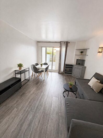 Appartement à louer - Courbevoie, Hôtel de ville - 1 pièce