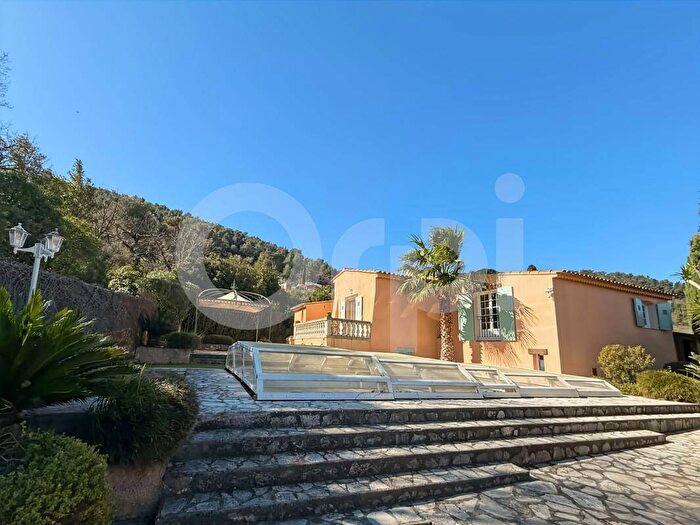 Maison à louer - La Moutonne, La Crau - 5 pièces - 4 chambres