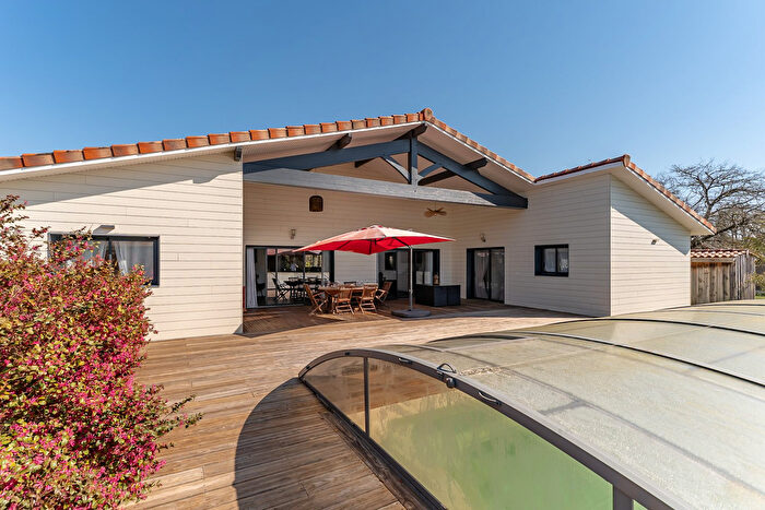 Maison à vendre - Salles - 5 pièces - 3 chambres