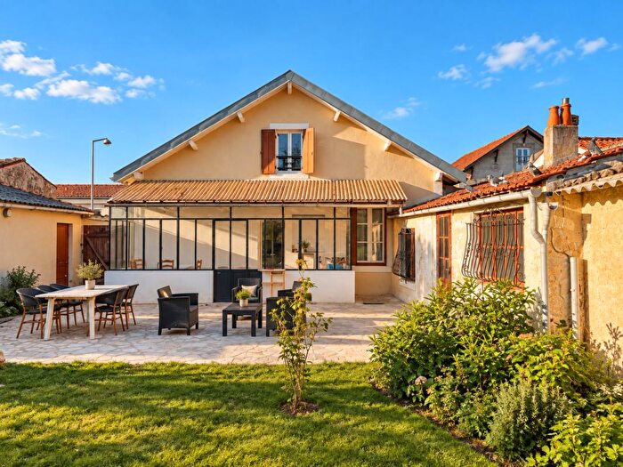 Saintes, Saint-Sorlin, La Récluse : Maison 5 pièces à vendre
