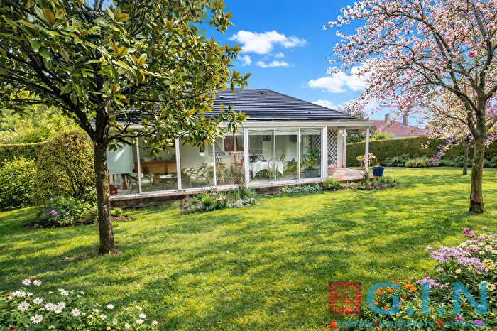 Maison à vendre - Saint-Martin-de-Boscherville - 5 pièces - 3 chambres