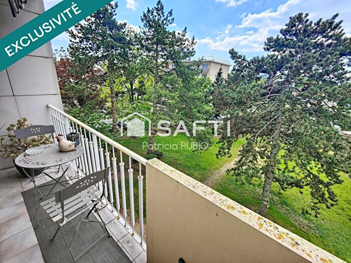 Rueil-Malmaison, Richelieu, Chataigneraie : Appartement 5 pièces à vendre