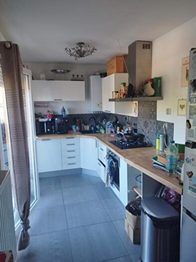 Appartement à vendre - Fontaines-Saint-Martin - 5 pièces - 3 chambres